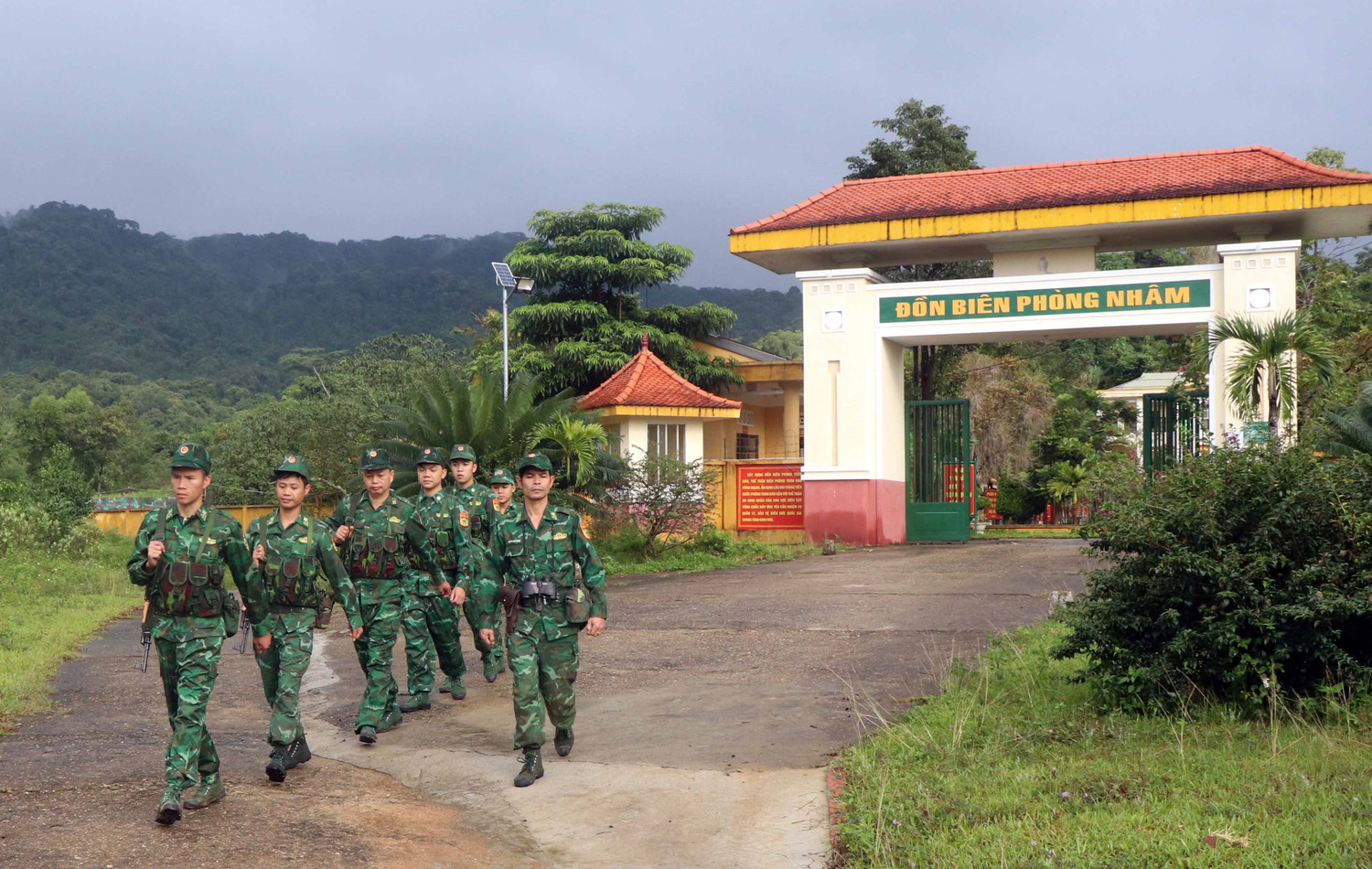 Đồn Biên phòng Nhâm - điểm tựa vững chắc nơi vùng biên | Báo ảnh Dân ...