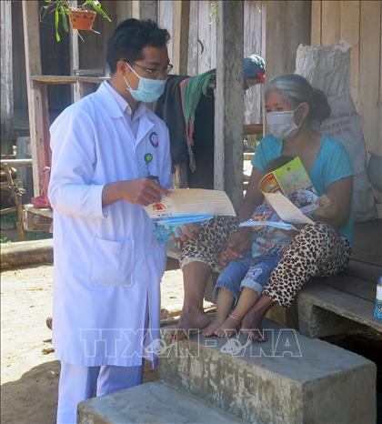 Ngày Thầy thuốc Việt Nam 27/2: Bác sĩ trẻ Ksor Y Phân - tấm gương sáng vì cộng đồng | Báo ảnh ...