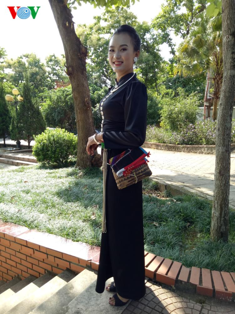Trang phục nền nã của cô gái Thái đen miền ban trắng | Báo ảnh Dân tộc ...
