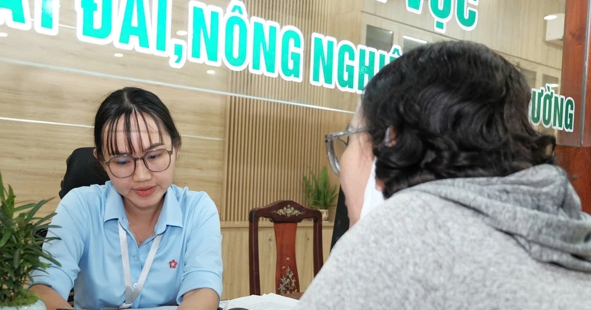 Từ nụ cười công sở đến chính quyền điện tử thân thiện với người dân ...