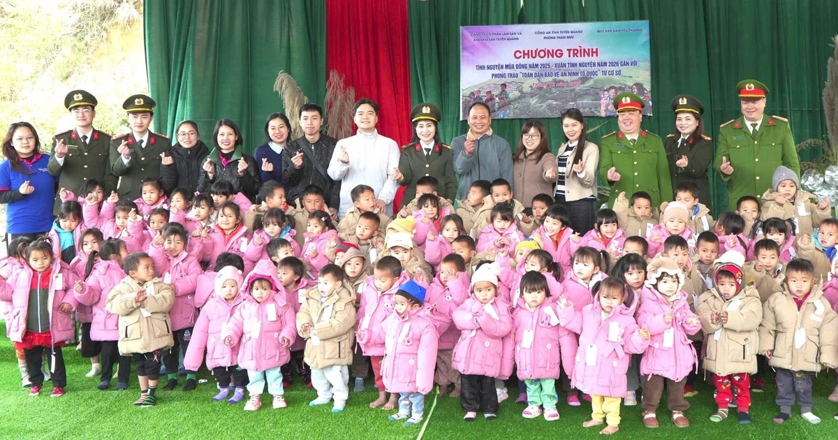 Lan tỏa hơi ấm yêu thương nơi phên dậu Tổ quốc | Báo ảnh Dân tộc và ...