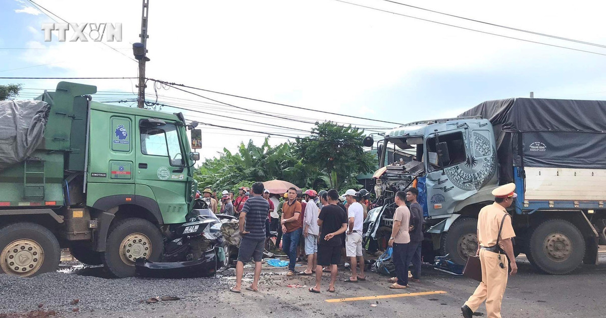 Gia Lai: Tai nạn nghiêm trọng khiến 3 người tử vong tại chỗ; 1 người bị ...