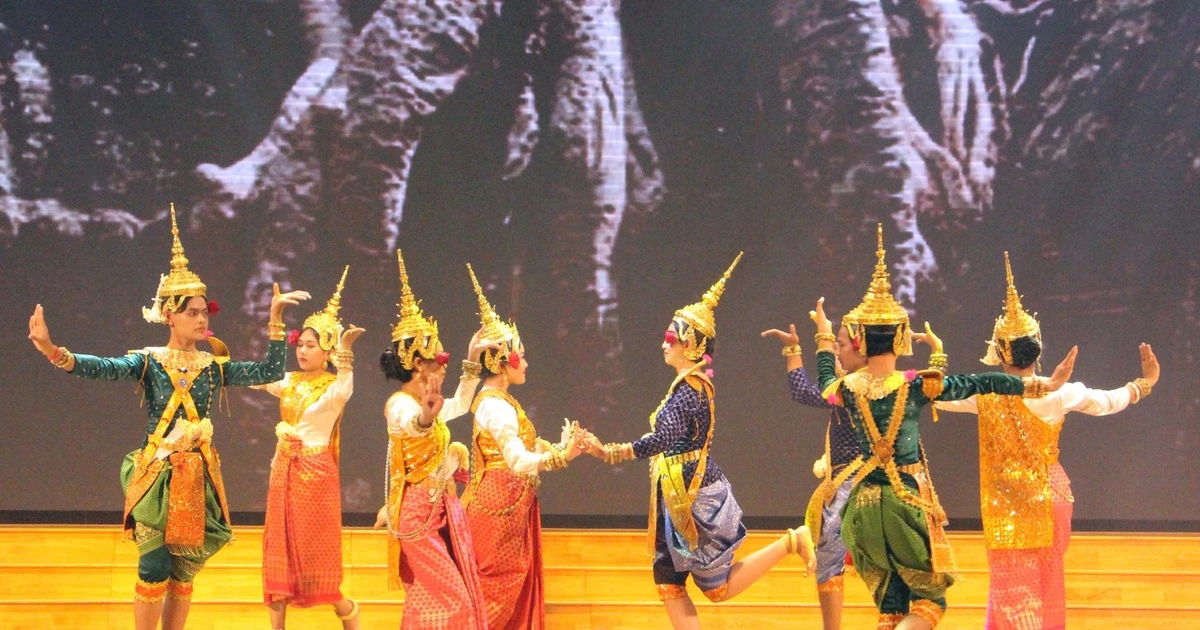 Triển khai đầy đủ, hiệu quả các chính sách về dân tộc, tôn giáo | Báo ...