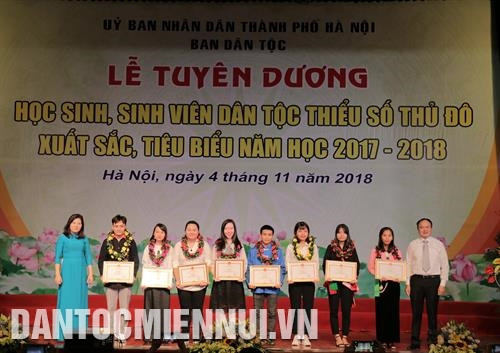 Tuyên dương học sinh, sinh viên dân tộc thiểu số Thủ đô xuất sắc | Báo ...