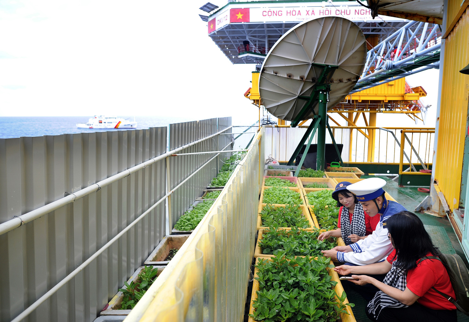 Trường Sa - chủ quyền thiêng liêng nơi trùng khơi biển biếc | Báo ảnh Dân tộc và Miền núi