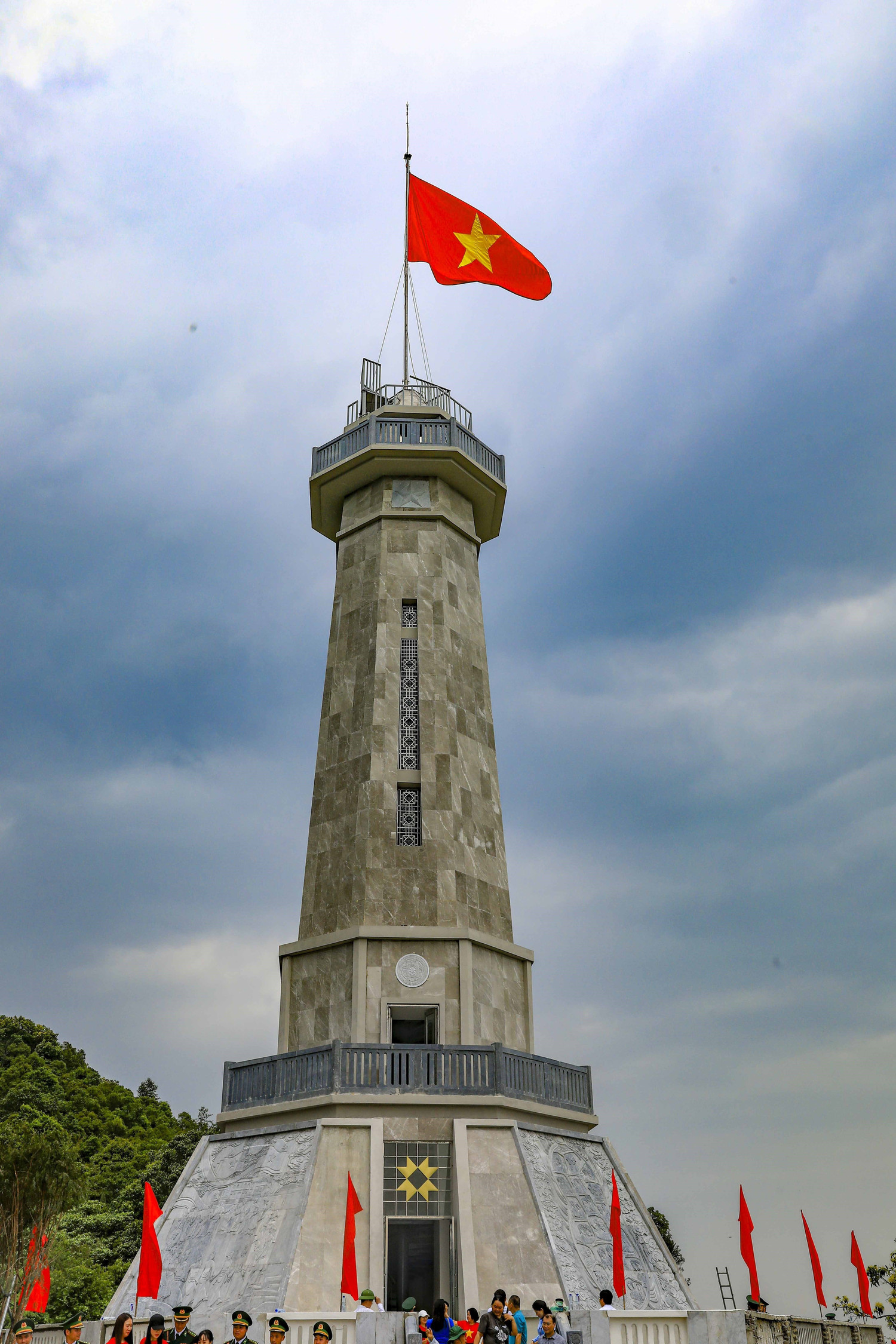 Cột cờ A Pa Chải - dấu ấn chủ quyền nơi cực Tây Tổ quốc - Báo An Giang ...